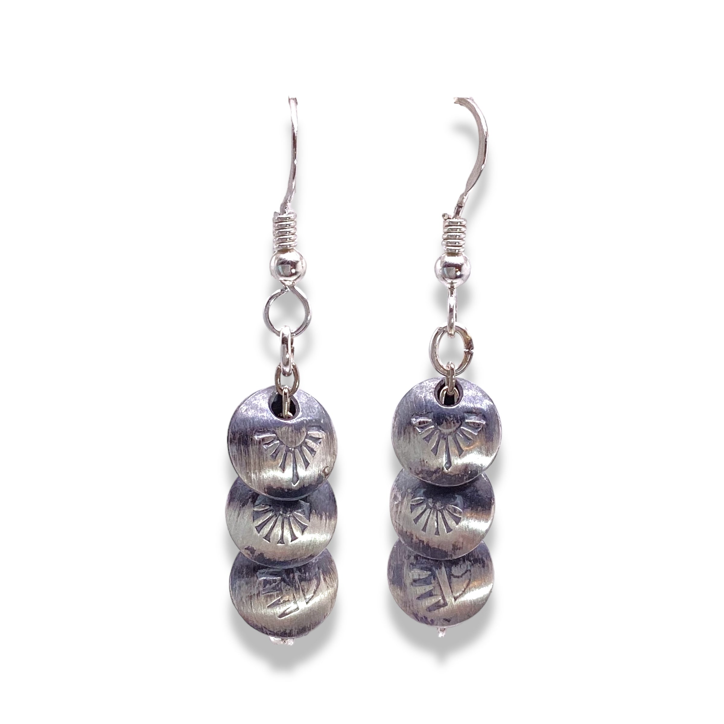 Itty Bitty Maryetta Daukei Handmade Pillow Top Navajo Pearl Earrings ...