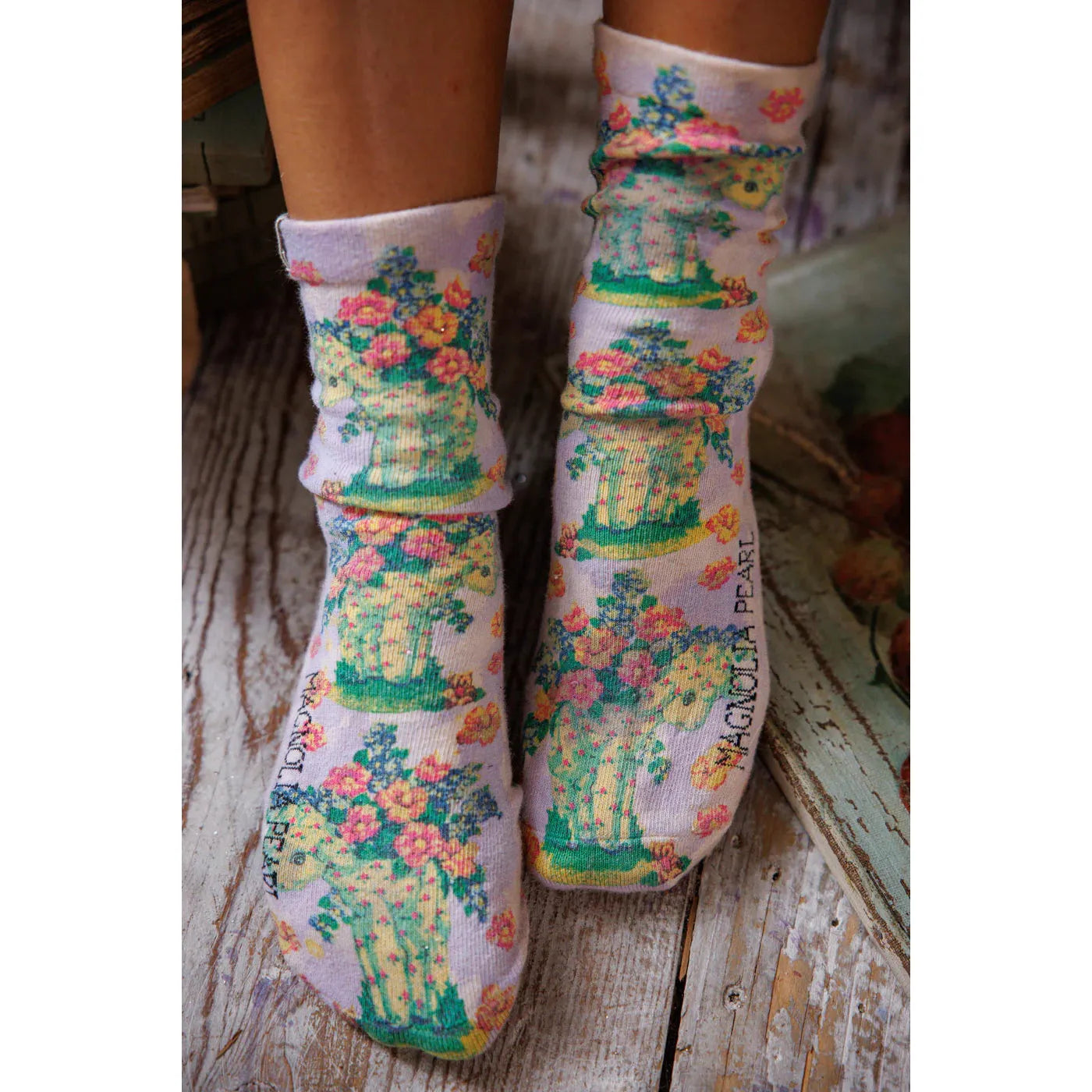 (225506) Floral Lamb MP Socks - Magnolia Pearl – Lantern Dancer Gallery
